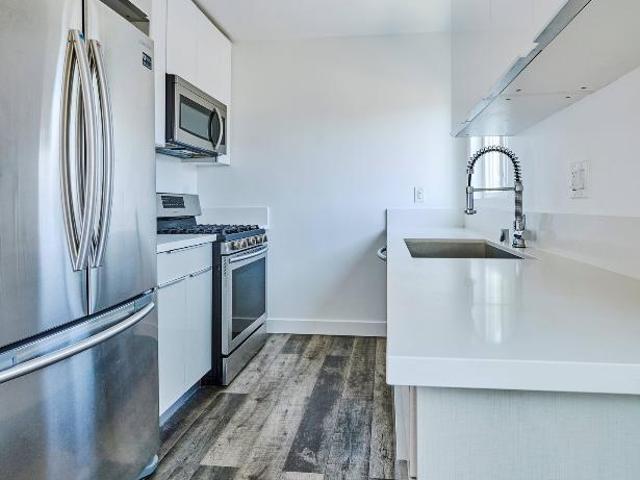 1 Br, 1 bath, Condo 1333 W 36th Place
