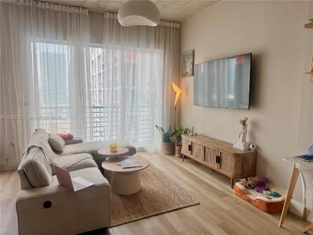 1 Br, 1 bath, Condo 133 NE 2nd Ave