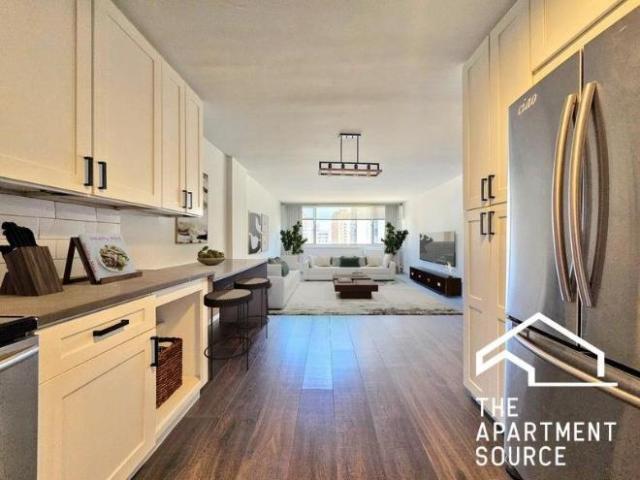 1 Br, 1 bath, Condo 1346 N Dearborn