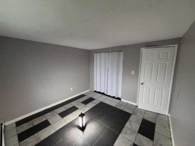 1 Br, 1 bath, Condo 13540 Superior Rd