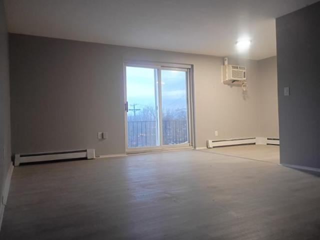 1 Br, 1 bath, Condo 13540 Superior Road
