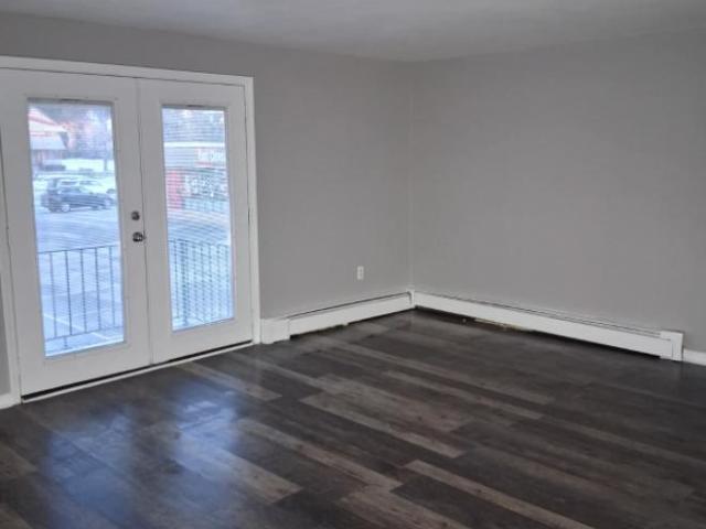1 Br, 1 bath, Condo 13540 Superior Road