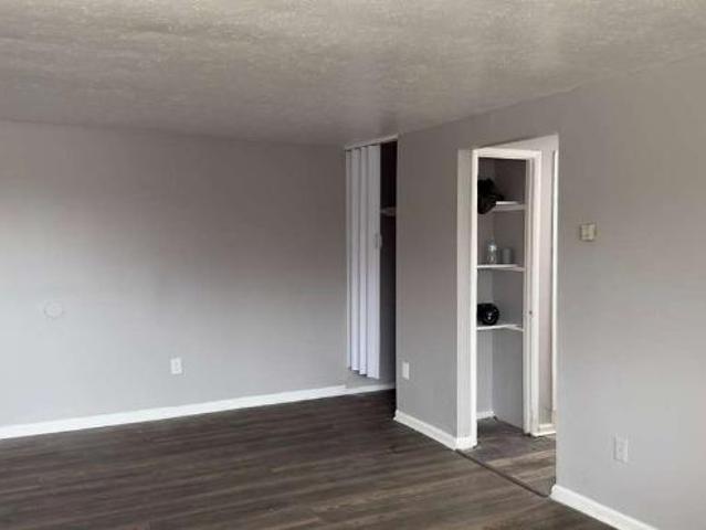 1 Br, 1 bath, Condo 13540 Superior Road