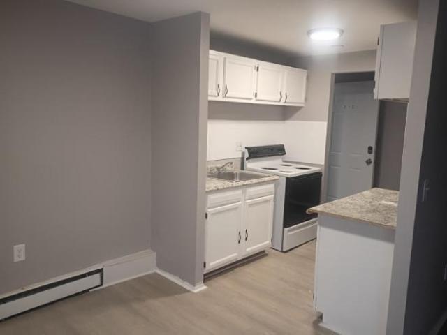1 Br, 1 bath, Condo 13540 Superior Road