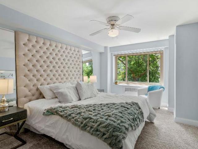 1 Br, 1 bath, Condo 1359 N Lake Shore Dr