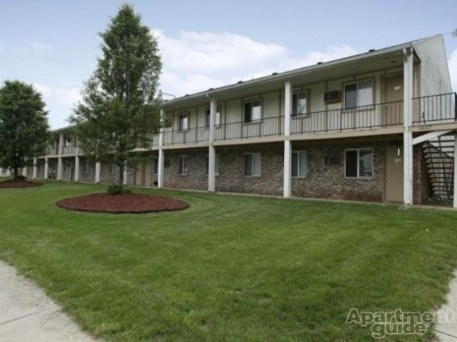 1 Br, 1 bath, Condo 1350 Brookview Dr