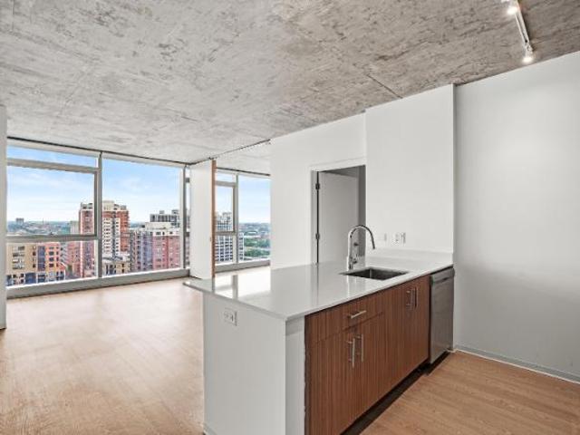 1 Br, 1 bath, Condo 1362 S Wabash