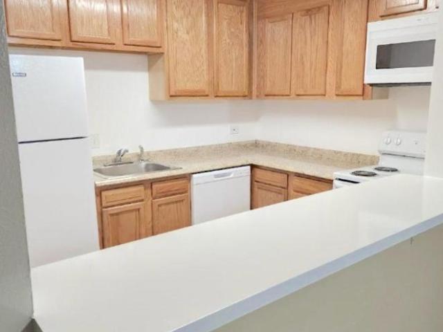 1 Br, 1 bath, Condo 1375 Everett Court