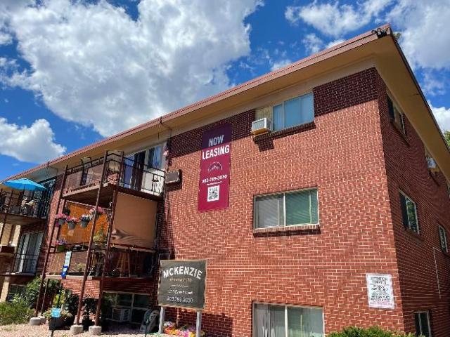 1 Br, 1 bath, Condo 1375 Everett Court