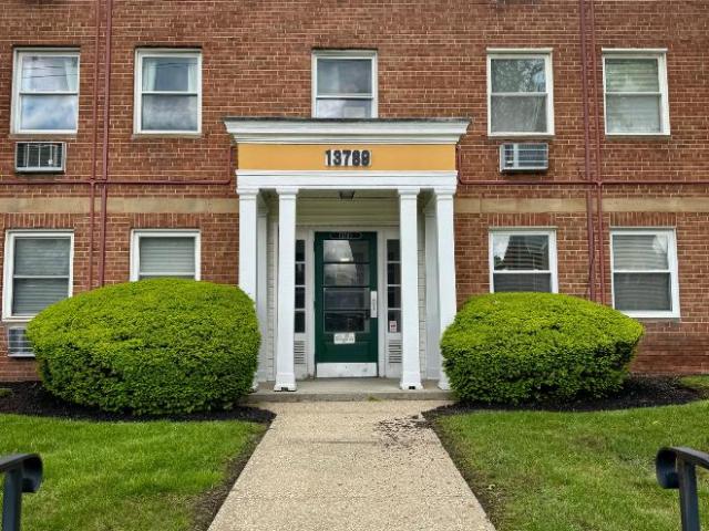 1 Br, 1 bath, Condo 13797 Cedar Rd