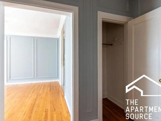 1 Br, 1 bath, Condo 1371 West Estes Avenue