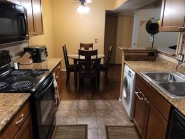 1 Br, 1 bath, Condo 1385 W University Ave
