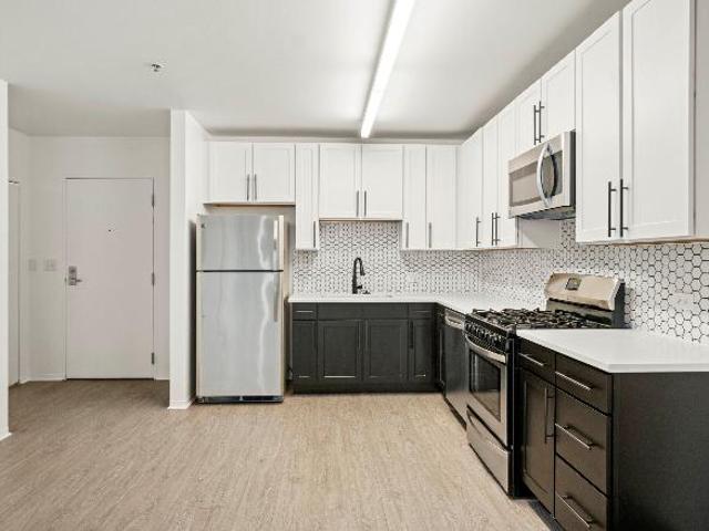 1 Br, 1 bath, Condo 1389 S State
