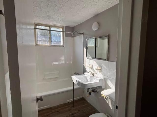 1 Br, 1 bath, Condo 13955 Superior Road