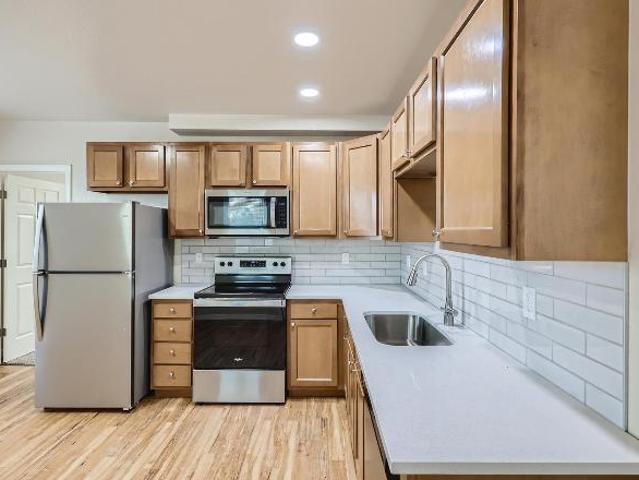 1 Br, 1 bath, Condo 1391 Carr St