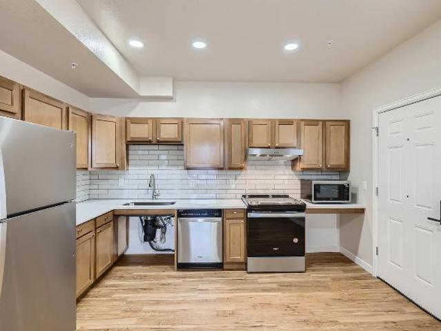1 Br, 1 bath, Condo 1391 Carr St