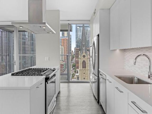 1 Br, 1 bath, Condo 17 E Huron St