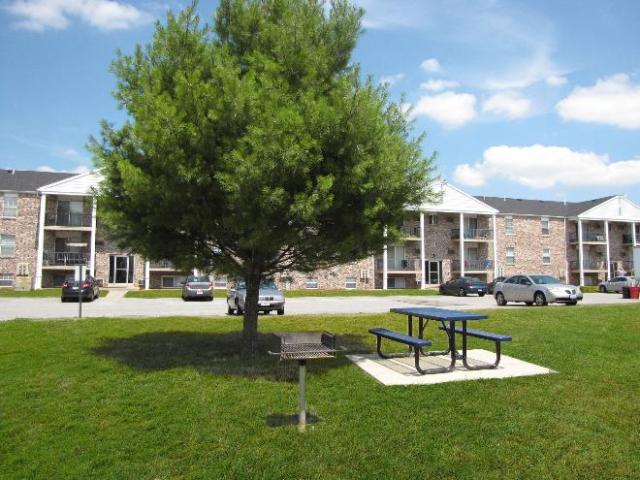 1 Br, 1 bath, Condo 1408 Brookview Dr