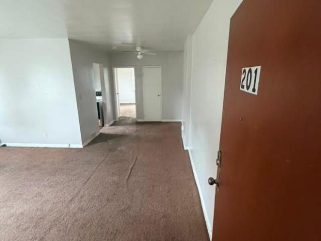 1 Br, 1 bath, Condo 14000 Superior Rd East