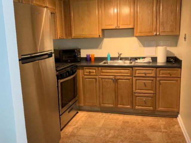 1 Br, 1 bath, Condo 1400 12th St N