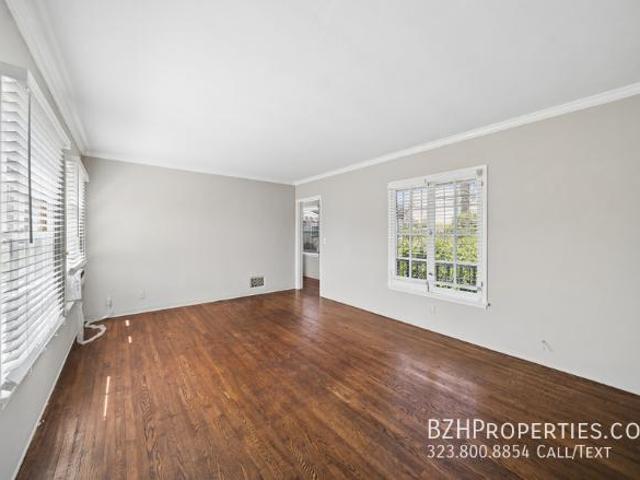 1 Br, 1 bath, Condo 1402 1/2 N Mansfield Ave