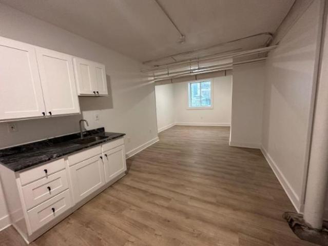 1 Br, 1 bath, Condo 14148 Superior Rd