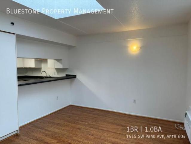 1 Br, 1 bath, Condo 1415 SW Park Ave
