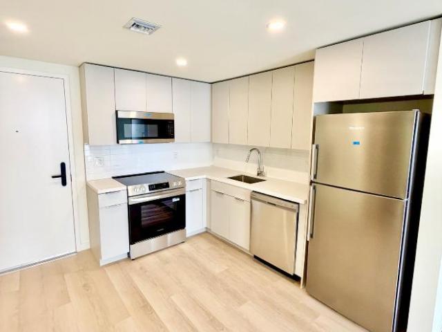 1 Br, 1 bath, Condo 141 NE 2nd Street