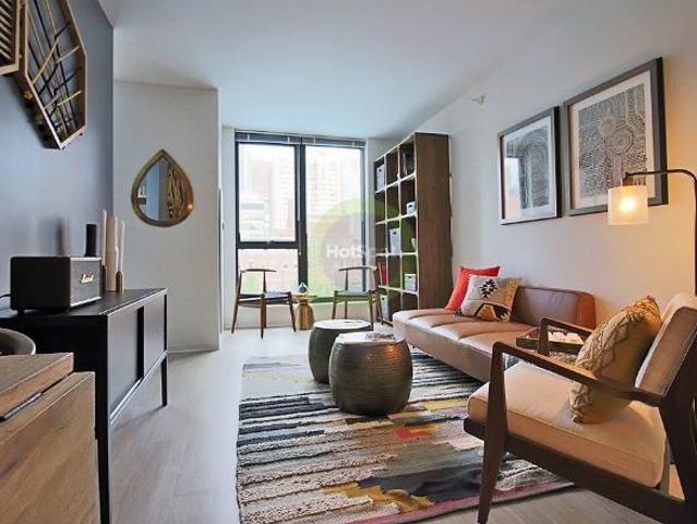 1 Br, 1 bath, Condo 141 W Superior St