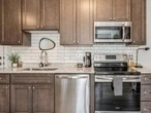1 Br, 1 bath, Condo 1424 E 53rd St