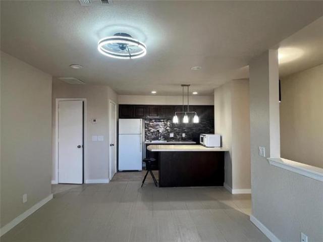 1 Br, 1 bath, Condo 14405 N Pennsylvania Avenue