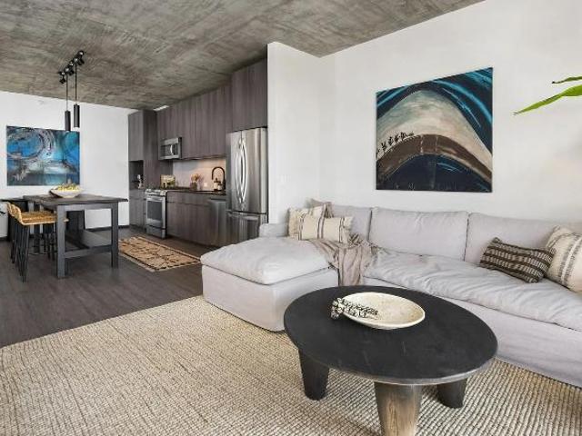1 Br, 1 bath, Condo 1451 W Randolph