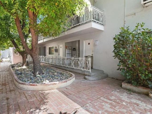 1 Br, 1 bath, Condo 14531 Dickens Street