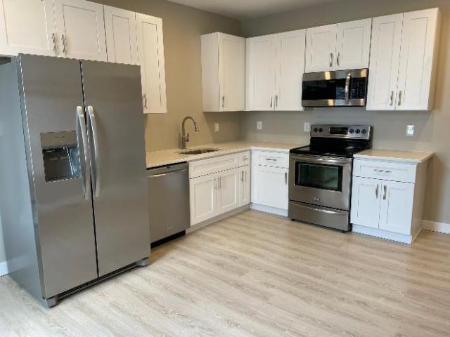 1 Br, 1 bath, Condo 145 Dupont Street