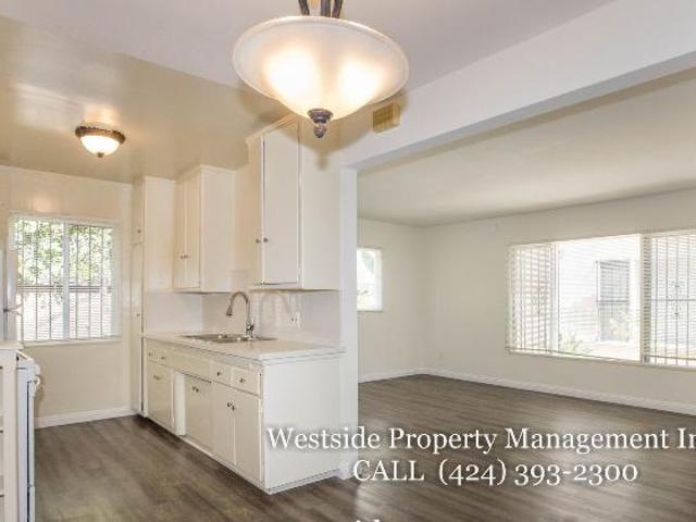 1 Br, 1 bath, Condo 145 N La Peer Dr