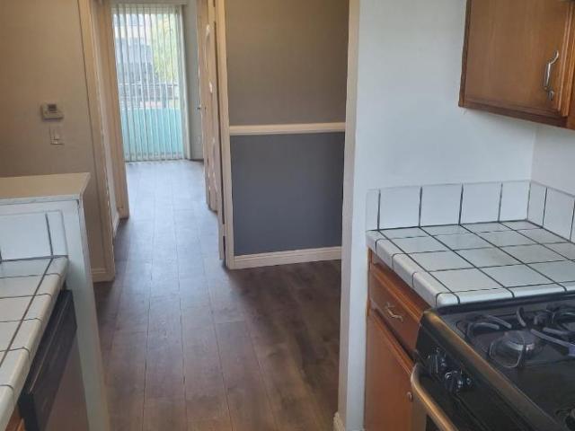 1 Br, 1 bath, Condo 14615 Burbank Blvd