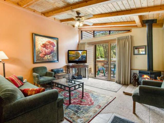 1 Br, 1 bath, Condo 1463 E