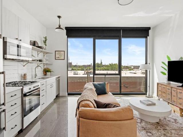 1 Br, 1 bath, Condo 1463 S Blue Island Ave