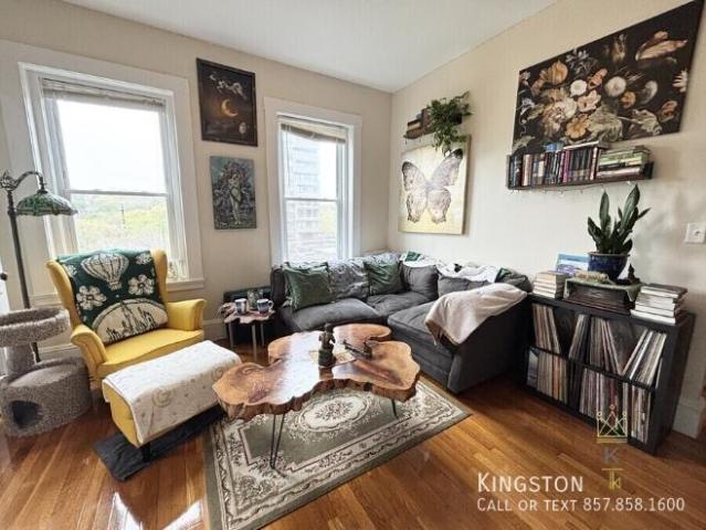1 Br, 1 bath, Condo 1477 Beacon St