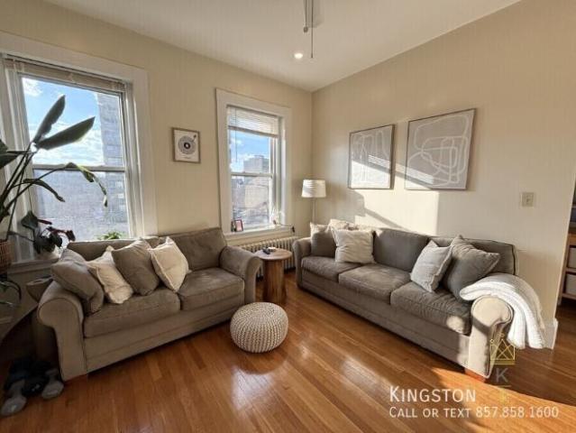 1 Br, 1 bath, Condo 1477 Beacon St