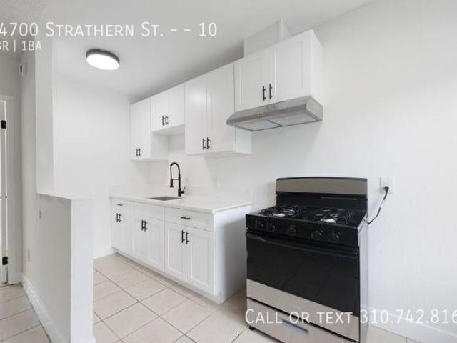 1 Br, 1 bath, Condo 14700 Strathern St