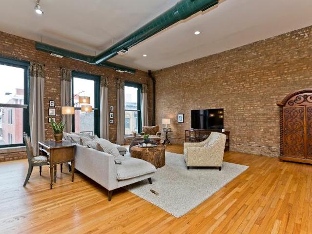 1 Br, 1 bath, Condo 1470 North Milwaukee Avenue