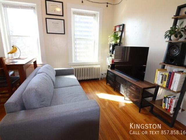 1 Br, 1 bath, Condo 1481 Beacon St