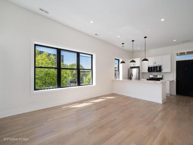 1 Br, 1 bath, Condo 1500 N Western