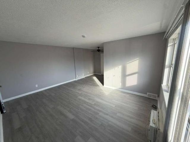 1 Br, 1 bath, Condo 1500 Luxor Rd East Cleveland Oh 44118 Usa
