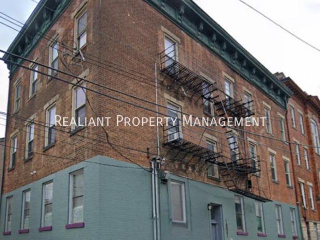 1 Br, 1 bath, Condo 150 East Clifton Ave