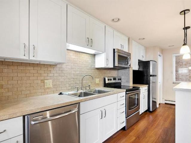 1 Br, 1 bath, Condo 150 S Clarkson St