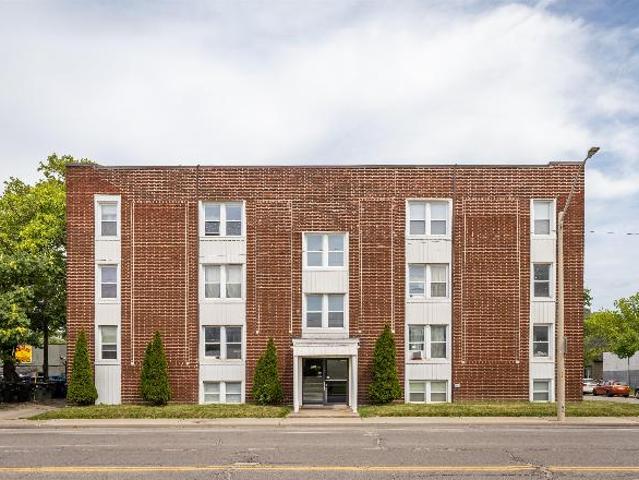1 Br, 1 bath, Condo 1518 University Ave W