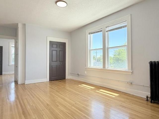 1 Br, 1 bath, Condo 1518 University Ave W