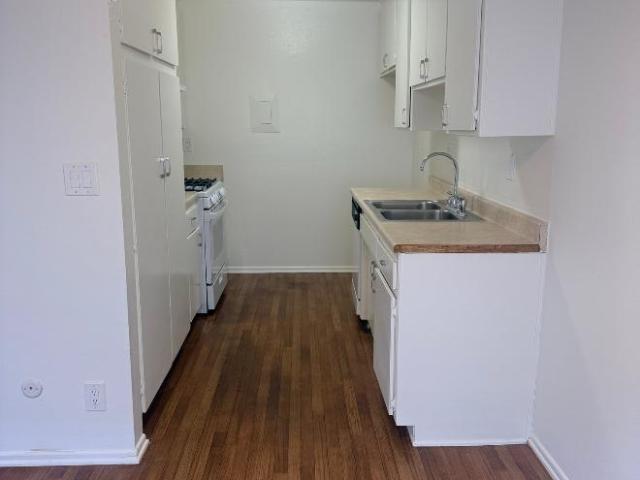 1 Br, 1 bath, Condo 15128 Sherman Way